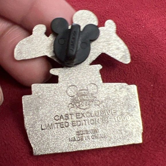 Disney | Jewelry | Wdw206 Disney 5 Year Anniversary Team Disney Mickey ...